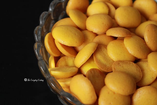 How to Make Egg Drop Biscuits | Gold Coin Biscuits - The Everyday Cooking